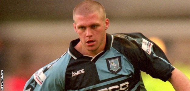 Dannie Bulman: The EFL's oldest player still going strong with Crawley ...