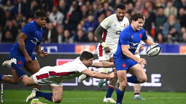 France's Antoine Dupont wins Six Nations player award - BBC Sport