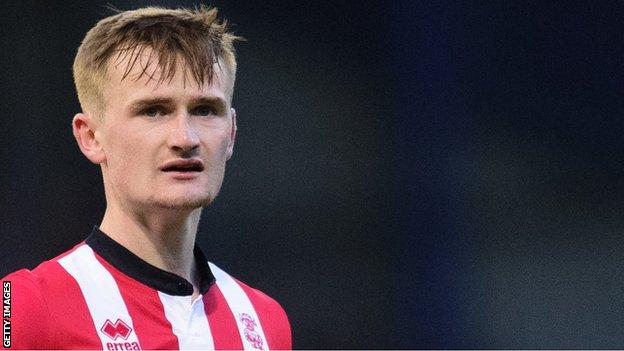 Callum Connolly: Everton midfielder joins Fleetwood Town on loan - BBC ...