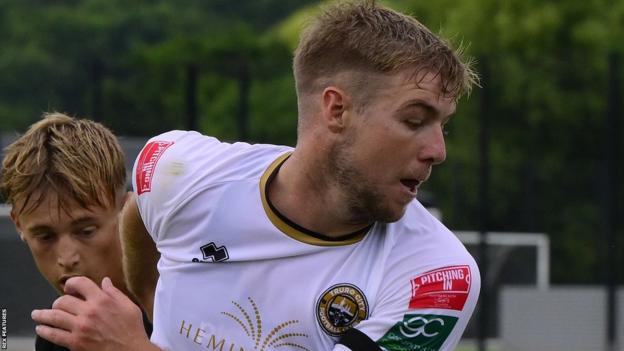 Truro City beat Tiverton Town 3-2 to end three-game winless run - BBC Sport