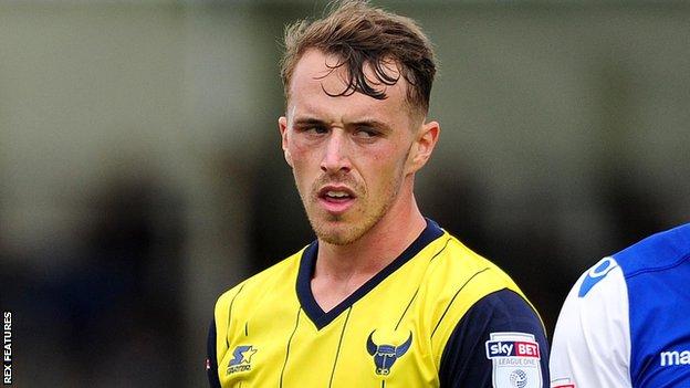 Sam Long: Oxford United defender signs new contract - BBC Sport
