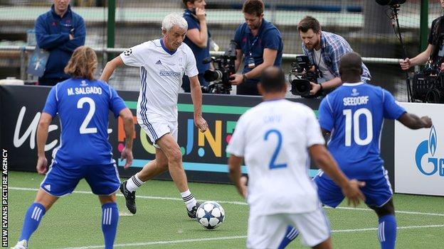 Ian Rush: Legendary Liverpool striker to play for Chester - BBC Sport