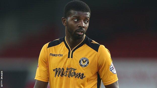 Woking sign ex-Charlton striker Zak Ansah and Nathan Ralph - BBC Sport