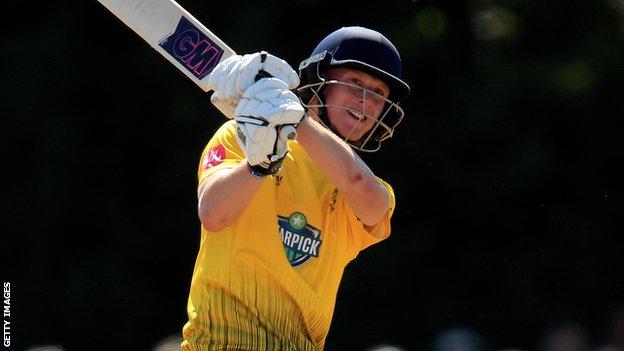 Gloucestershire batsman Miles Hammond signs two-year contract extension ...