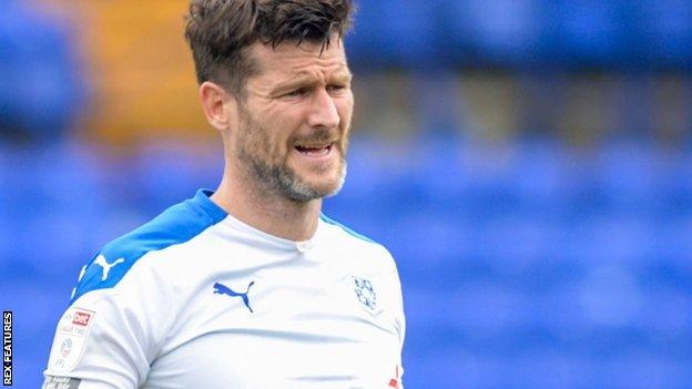 Preston North End: Louis Moult and David Nugent released by ...