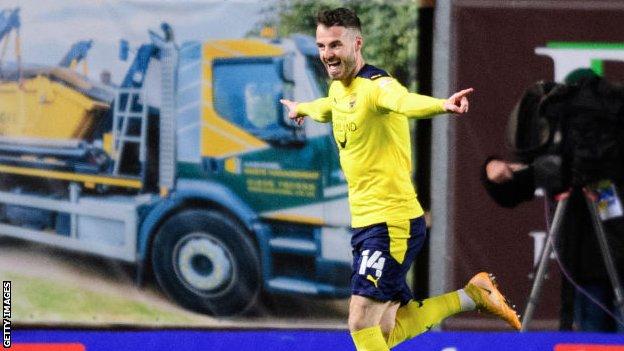 Anthony Forde: Oxford United winger joins Wrexham on two-year deal ...