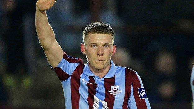 Midfielder Eric Foley joins Glentoran on two-year deal - BBC Sport