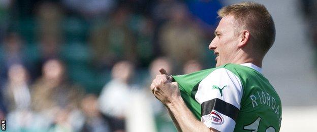 Derek Riordan: Ex-Hibs, Celtic and Scotland forward joins amateurs St ...