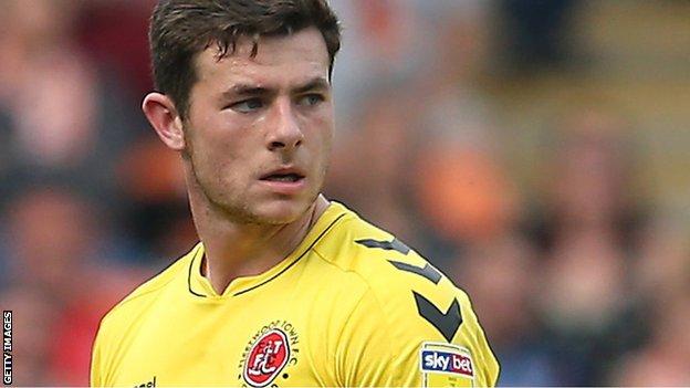 Nathan Sheron: Walsall sign Fleetwood Town midfielder on loan - BBC Sport