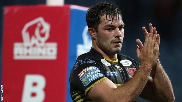 Mark Flanagan: Salford Red Devils forward signs new deal - BBC Sport