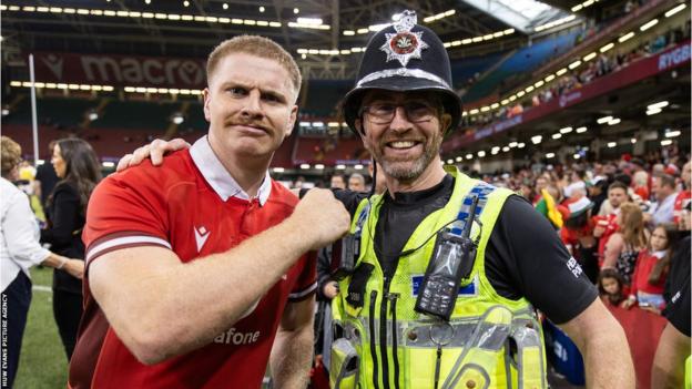 Aaron Wainwright: Wales back row wants to focus on number eight role ...