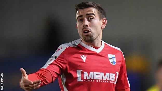 Olly Lee: Gillingham sign midfielder after Hearts exit - BBC Sport