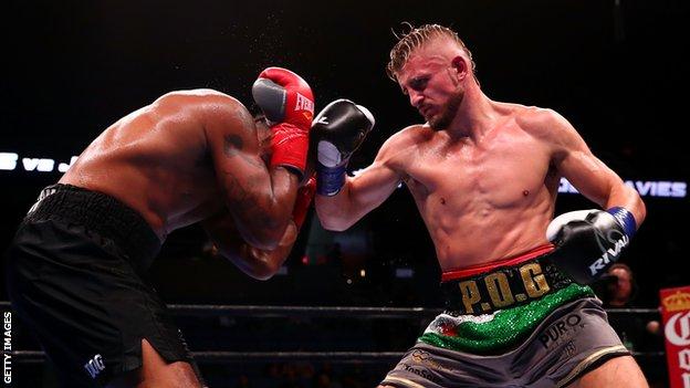 Kody Davies: Welsh boxing prospect signs with Frank Warren - BBC Sport