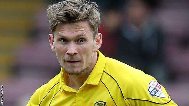 Gateshead sign ex-Stoke City winger Jimmy Phillips - BBC Sport