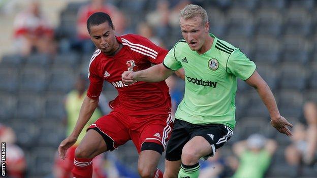 Wrexham sign midfielder Marcus Kelly from Forest Green Rovers - BBC Sport