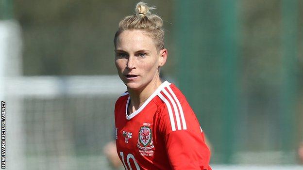 Jess Fishlock: Wales midfielder to consider retiring from international ...