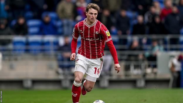George Tanner: Bristol City right-back signs new three-and-a-half-year ...