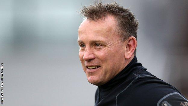 Kingsley Jones: Dragons coach urges side to use their intensity - BBC Sport