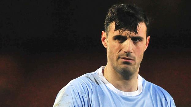 Scott Shearer: Oxford United sign keeper after Mansfield Town departure ...