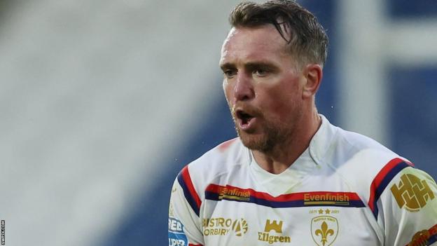Matty Ashurst: Wakefield Trinity captain signs one-year extension - BBC ...