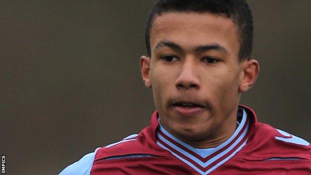 Cheltenham Town: Jerell Sellars & Mohamed Eisa join League Two club ...