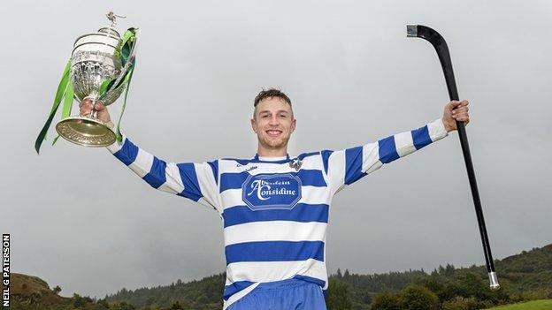 Former Scotland shinty defender Andy MacKintosh dies, aged 31 - BBC Sport