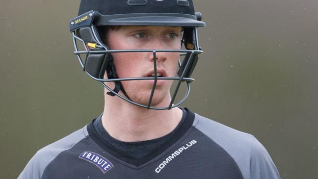 Adam Hose: Somerset batsman extends contract for 2017 - BBC Sport