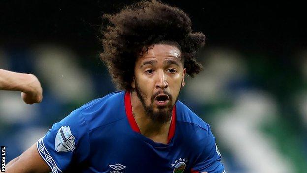 Bastien Hery: Linfield midfielder completes Bohemians switch - BBC Sport