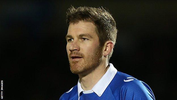 Ben Chorley: Defender to stay with Bromley for new National League ...