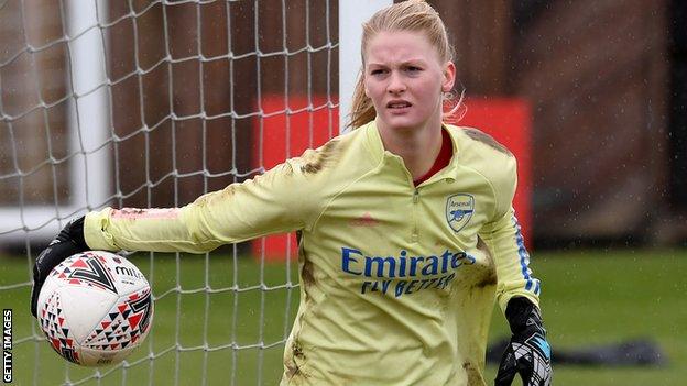 Maya Le Tissier: Brighton and Hove Albion defender agrees new two-year ...