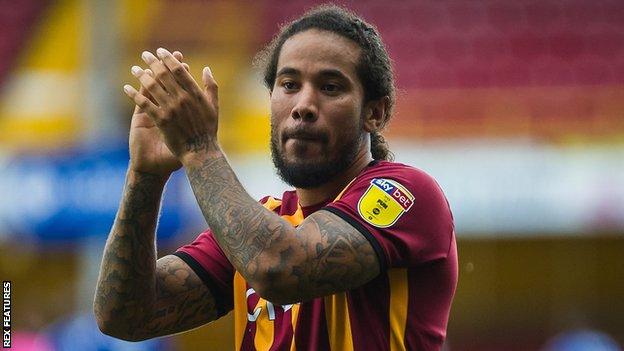 Sean Scannell: Blackpool sign winger after Bradford City release - BBC ...