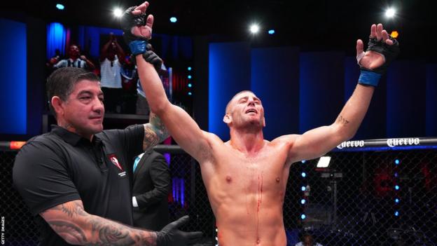 Oban Elliott: Welsh welterweight beats Kaik Brito to earn UFC contract ...