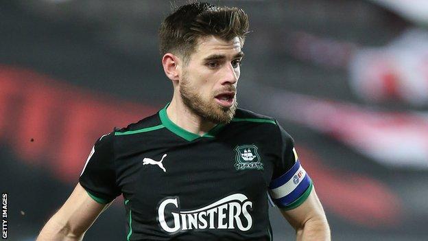 Joe Edwards: Plymouth Argyle captain signs new two-year deal - BBC Sport
