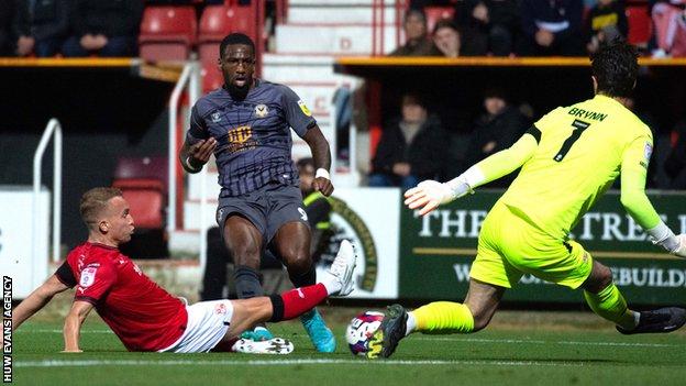 Swindon Town 1-0 Newport County - BBC Sport
