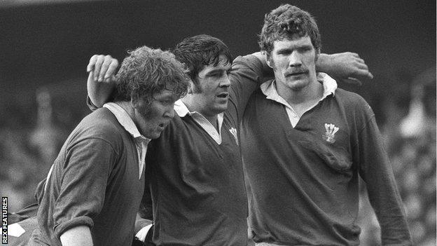 Glyn Shaw: Former Wales and Neath prop forward dies aged 71 - BBC Sport