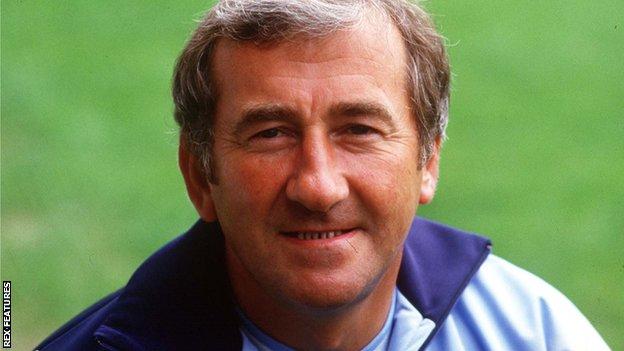 Jimmy Frizzell: Former Oldham Athletic and Manchester City manager dies ...