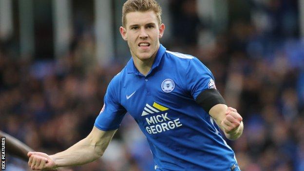 Callum Elder: Brentford sign Leicester City defender on loan - BBC Sport