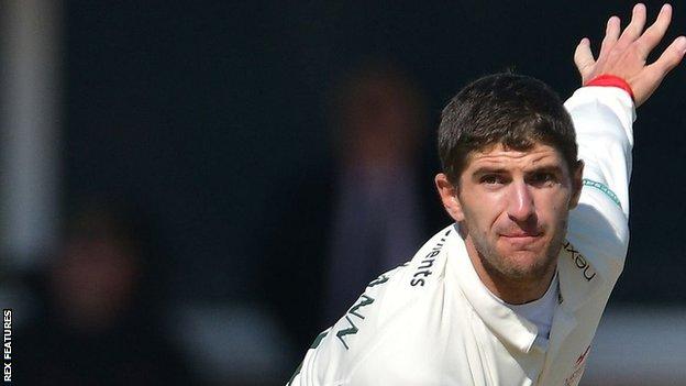 Colin Ackermann: Leicestershire batsman signs extended deal - BBC Sport