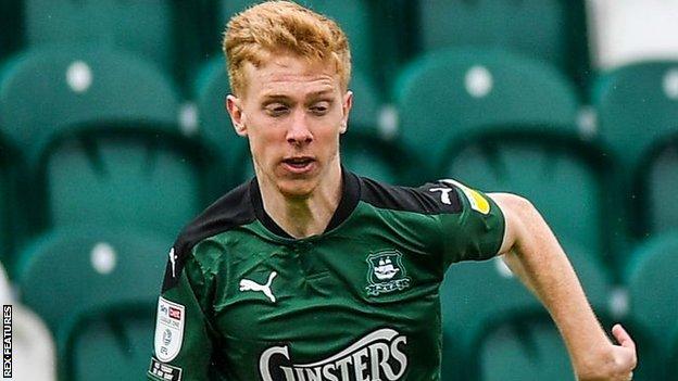 Ryan Law: Plymouth Argyle defender signs new deal - BBC Sport