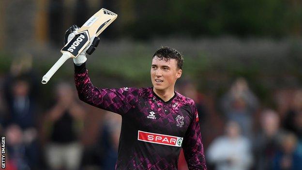 Big Bash League: Tom Banton of Somerset signs for Brisbane Heat - BBC Sport