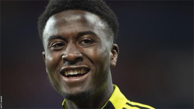 Nohan Kenneh: Shrewsbury Town sign Hibernian midfielder on loan - BBC Sport