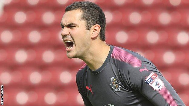 James Shea: Luton Town goalkeeper signs new two-year deal - BBC Sport