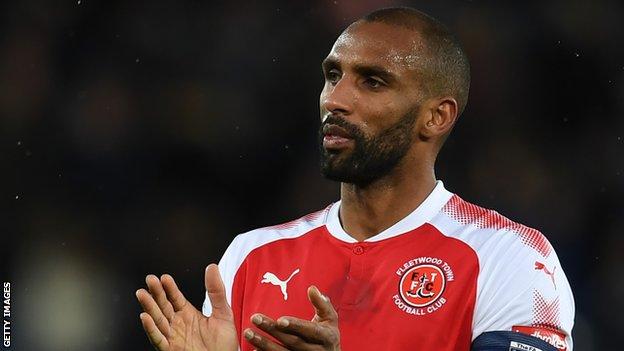Nathan Pond: Fleetwood Town captain leaves to join Salford City - BBC Sport