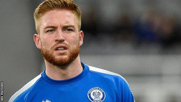 Callum Camps: Fleetwood Town sign Rochdale midfielder - BBC Sport