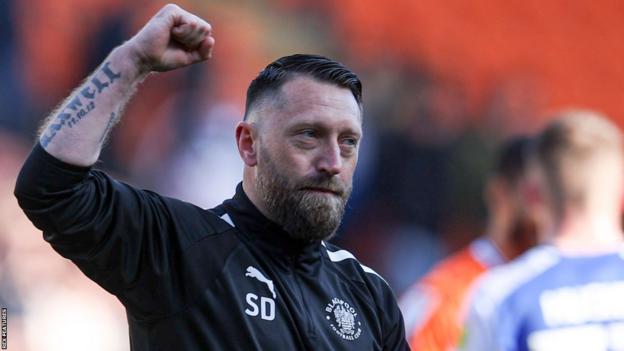 Stephen Dobbie: Blackpool boss 'not nervous' in end-of-season ...