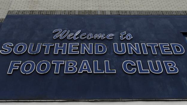 Southend United: Some players and staff paid two days late - BBC Sport