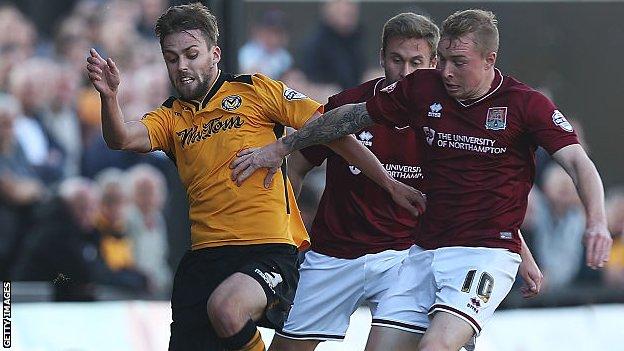 Gateshead sign former Newport County full-back Scott Barrow - BBC Sport