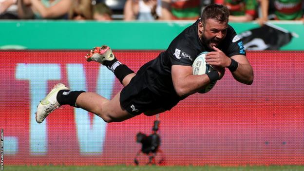 Sam Parry: Wales hooker signs new deal to stay at Osprey - BBC Sport
