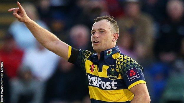 Graham Wagg: Glamorgan all-rounder agrees new contract - BBC Sport