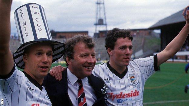 Alex Smith: Falkirk technical director to retire from football - BBC Sport